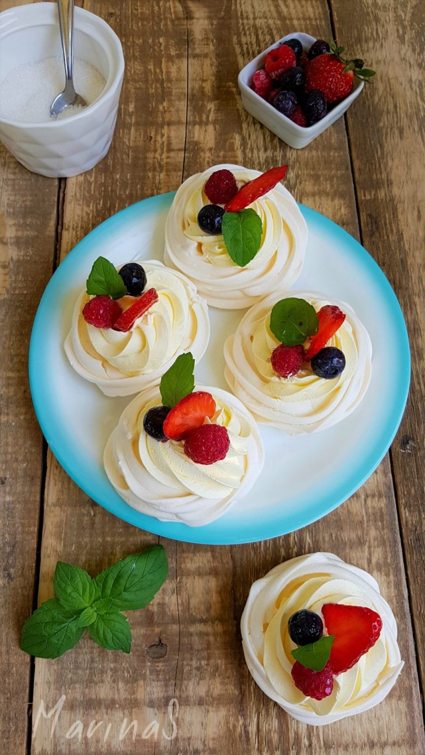 Mini Pavlove - MarinaS Taste